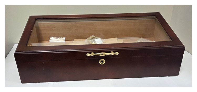 Bartop Humidor - Glass Bar Top Cigar Humidor for Display (Night Club ...