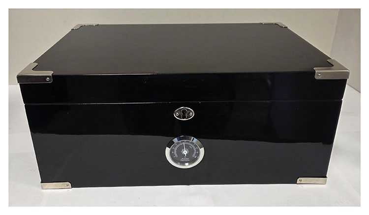 Dakkota Jet Black Lacquer Humidor with Full Black Interior