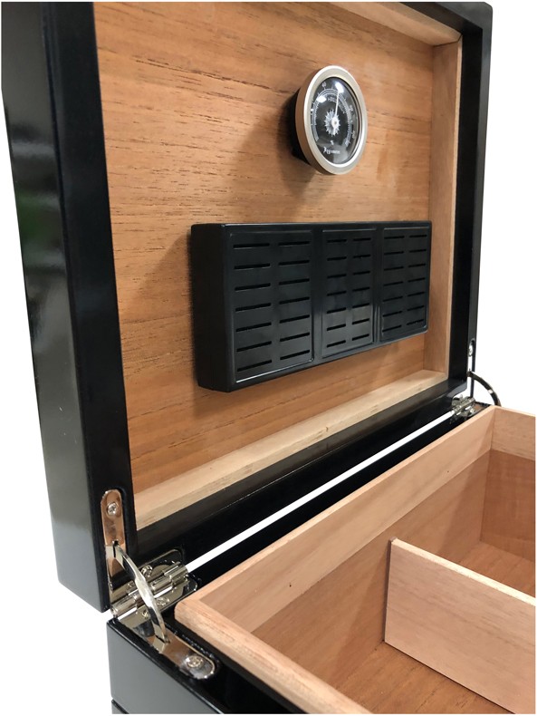 Purchase Onyx Black Finish Cigar Humidors l 50 Cigars