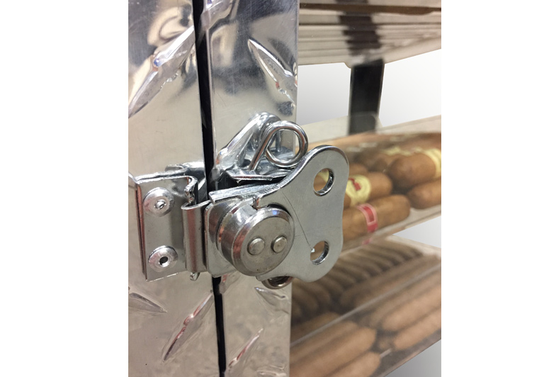 Diamond Plate Cigar Humidor Metal, Glass & Acrylic Display